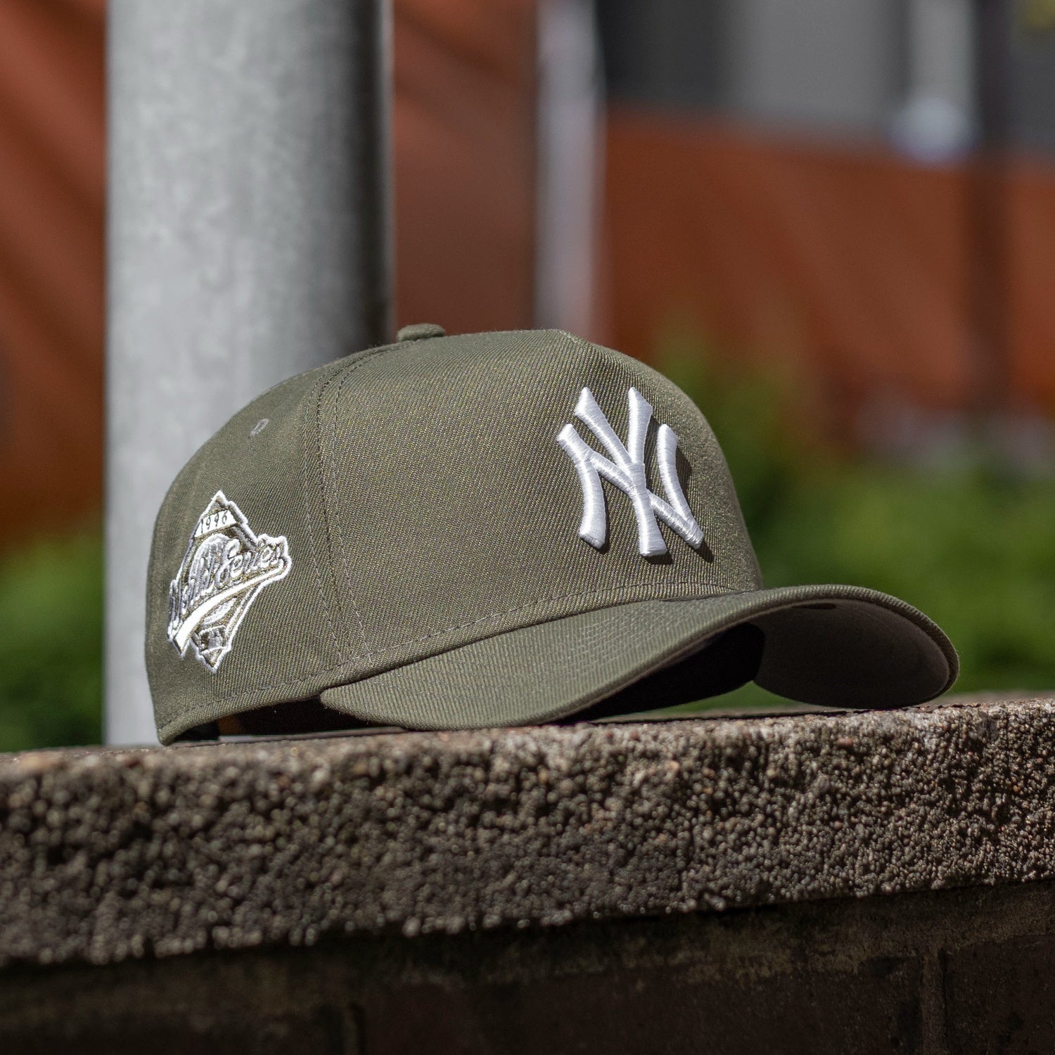 NEW ERA 9FORTY A-FRAME MLB NEW YORK YANKEES WORLD SERIES 1996 OLIVE / – FAM